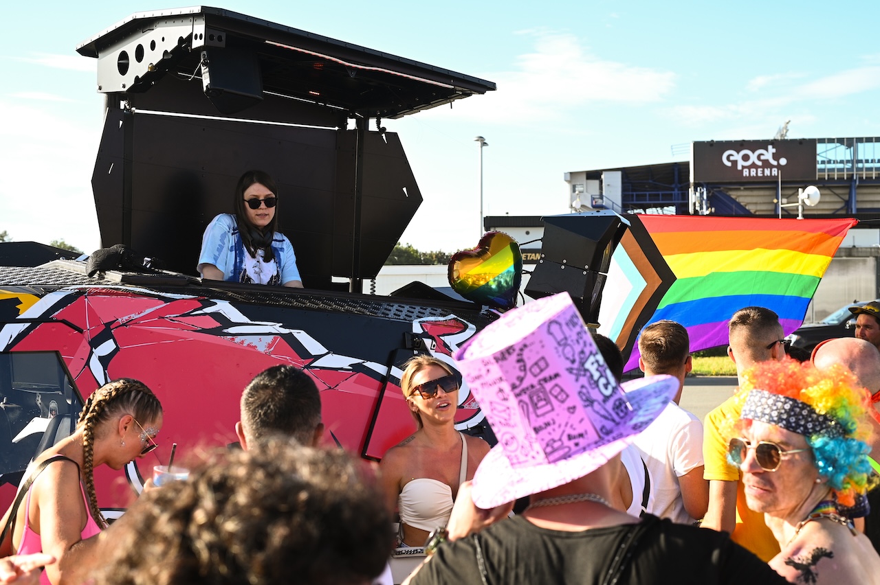 Pride Park – Blue Stage | Prague Pride Festival