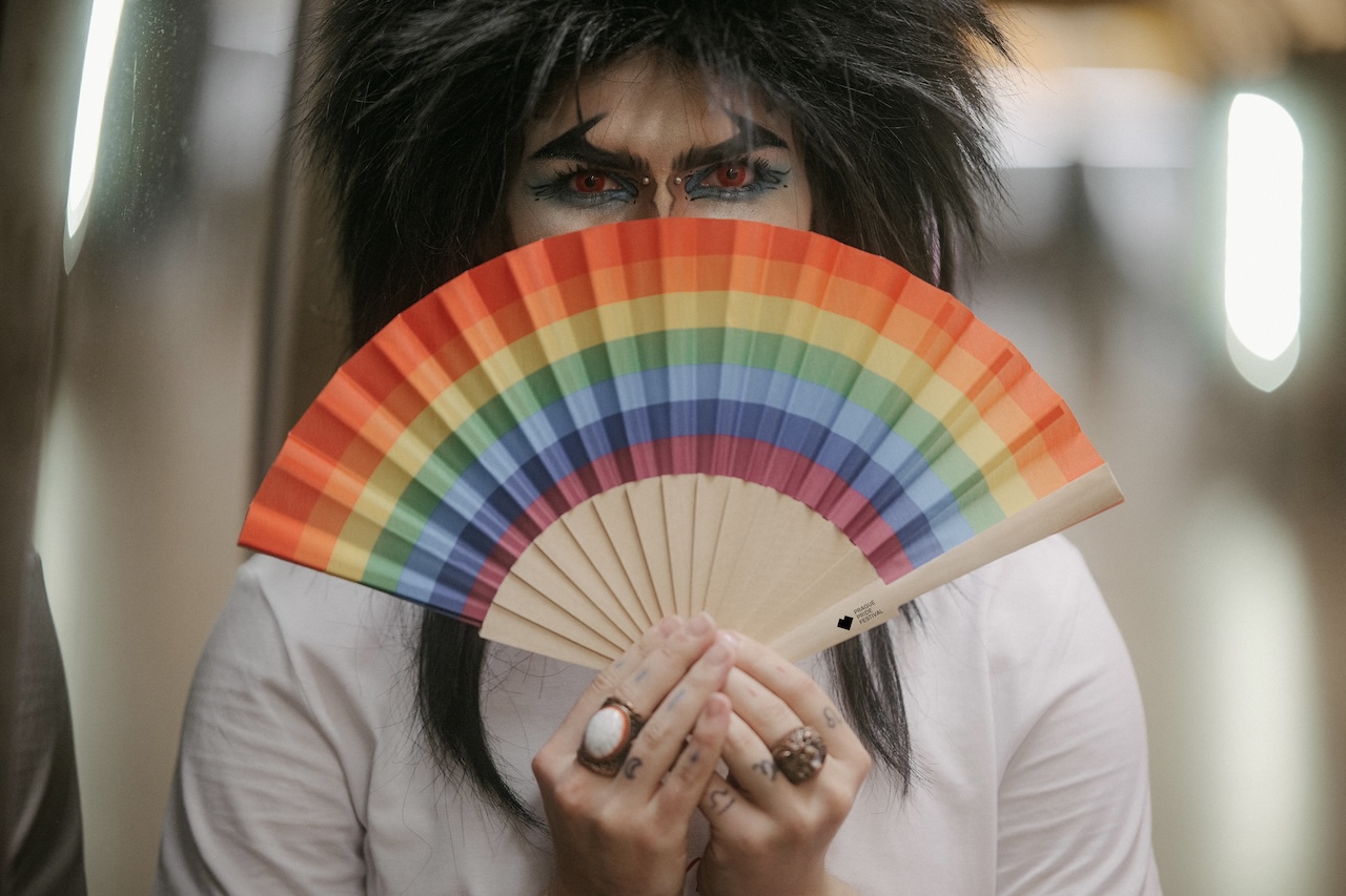 Duhový vějíř – doprodej, posledních pár kusů! | Prague Pride Festival